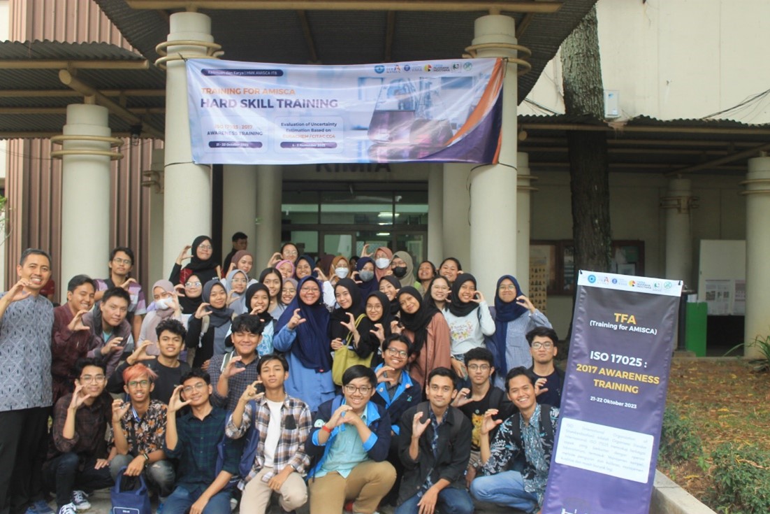 Prodi Kimia ITB bekerja sama dengan IAKI (Ikatan Alumni Kimia) ITB dan ...